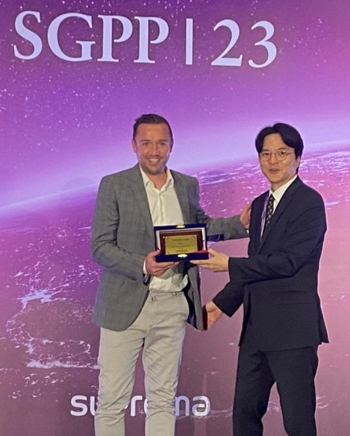 Mayflex Receives Achievement Award from Suprema