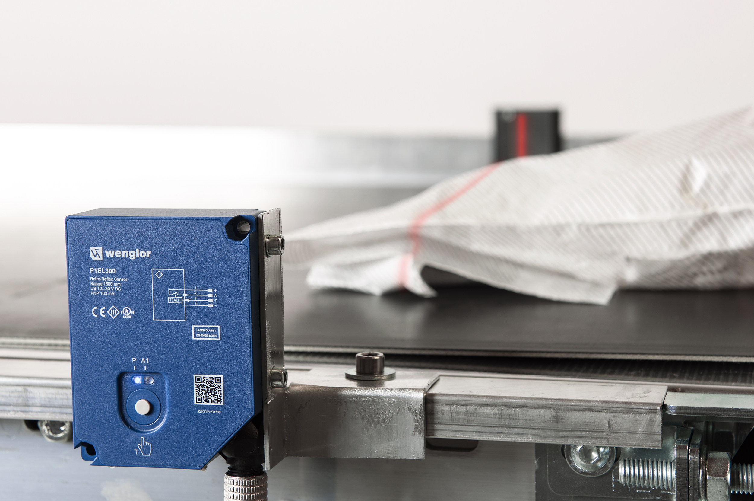 Homogenous Light Band Sensors