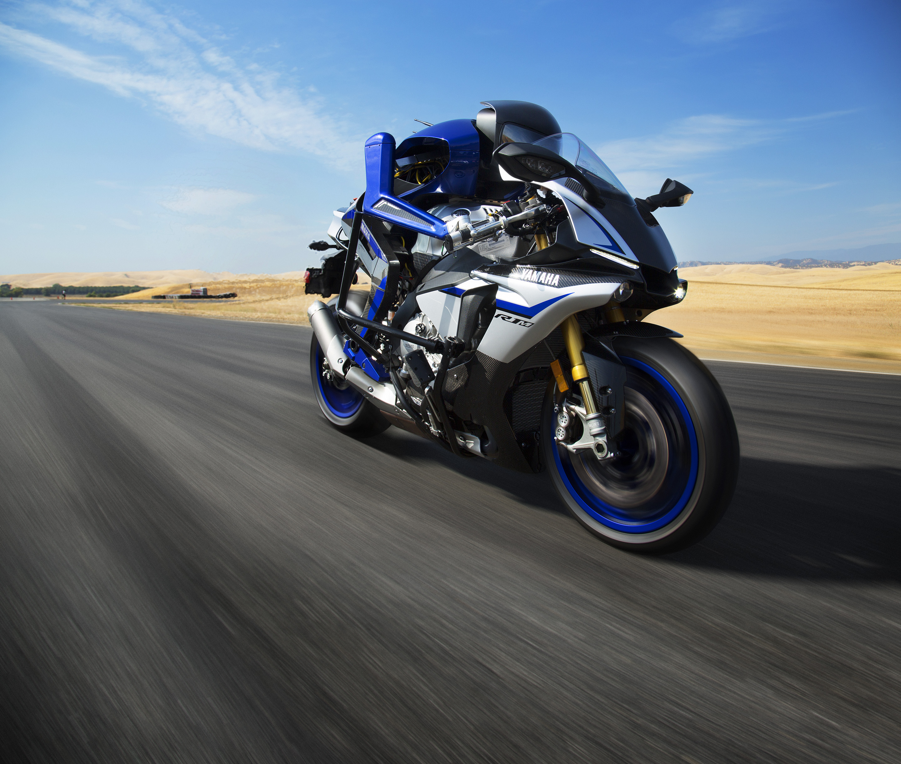 Yamaha Showed its Ability to Combine Robot Technology and Track Action